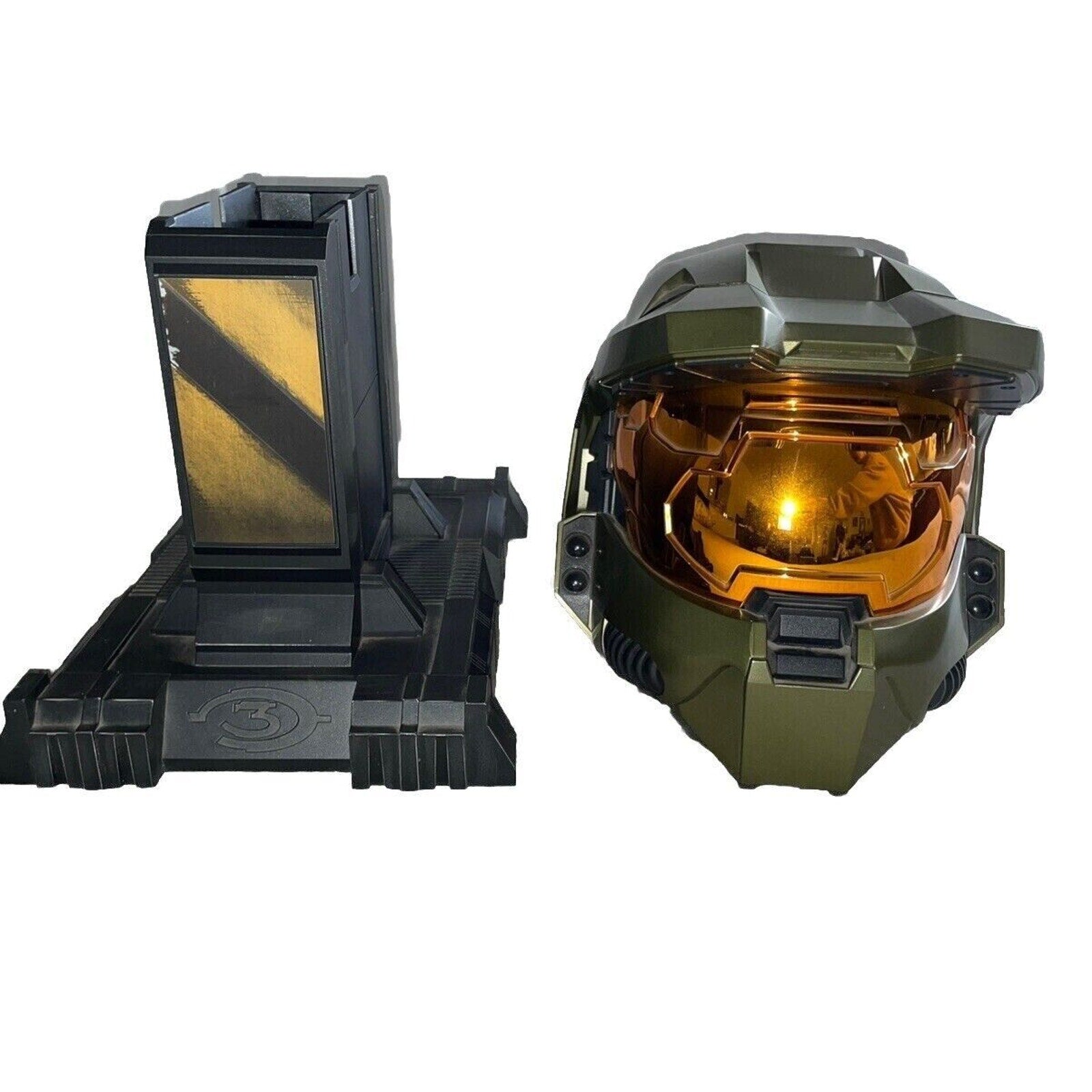 Microsoft Halo 3 Legendary Edition Master Chief Helmet and Base & Game ...